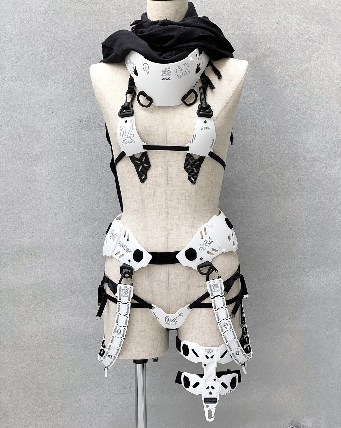 Armored bikini full armor set "white stalker 04" – 中央町戦術工芸